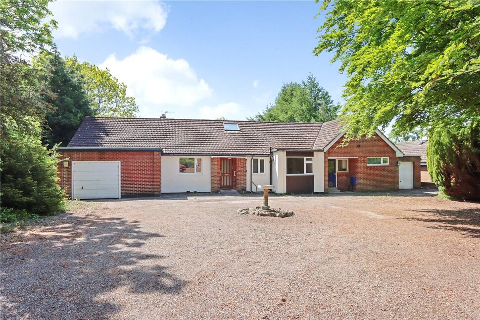 3 Bedroom Detached Bungalow in Moor Edge, Crossgate Moor, DH1, £525,000 ...